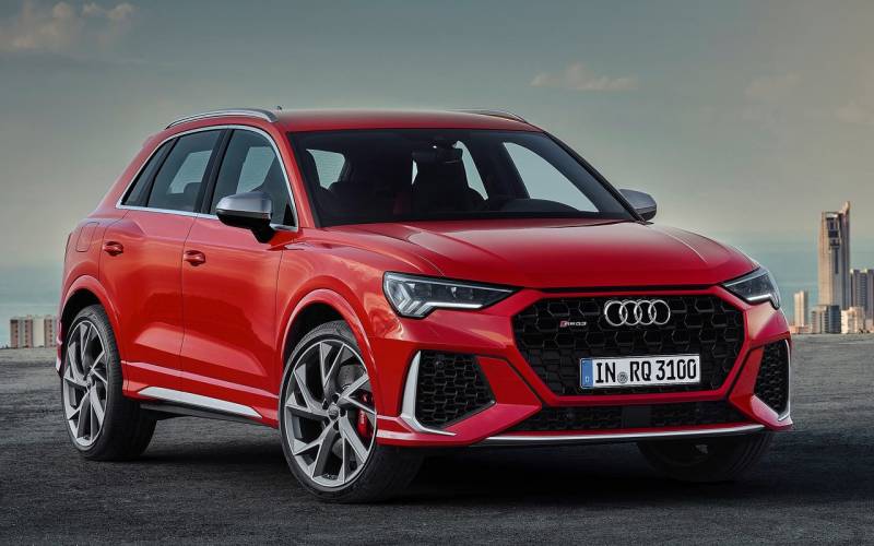 Comparison - Audi RS Q3 2020 - vs - Jeep Cherokee Overland 2020 | SUV Drive