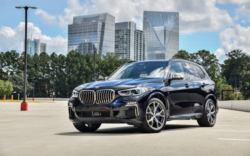 Comparison - BMW X6 Vantablack 2020 - vs - BMW X5 M50i 2020 | SUV Drive