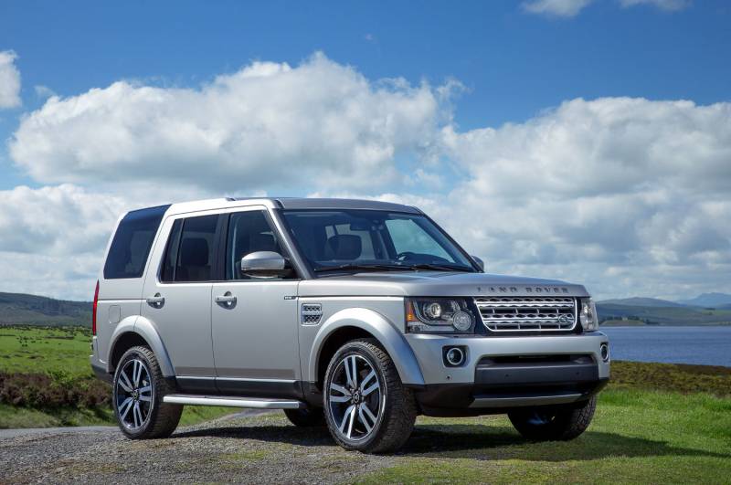 Comparison - Land Rover LR4 SUV 2015 - vs - Toyota Land Cruiser 4dr ...