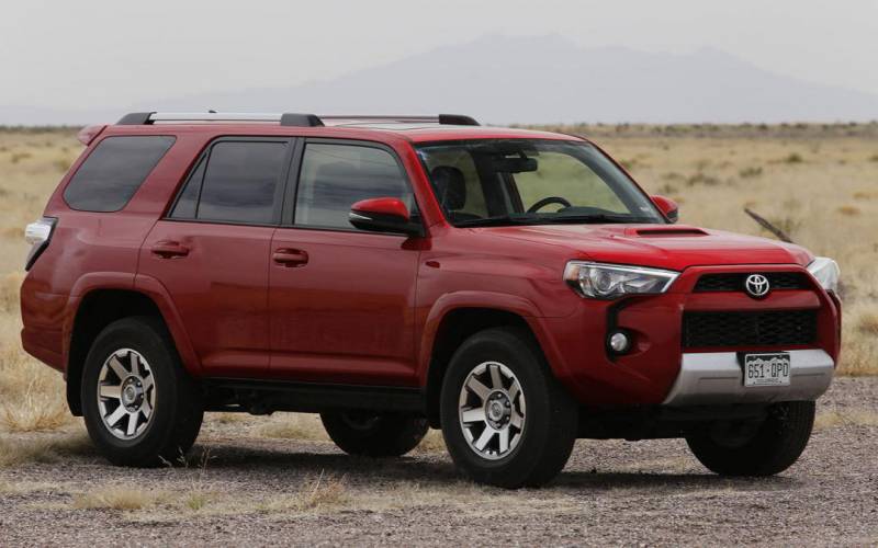 Comparison - Toyota 4Runner SRS 4x4 2015 - vs - Toyota Fortuner 4x4 GX ...
