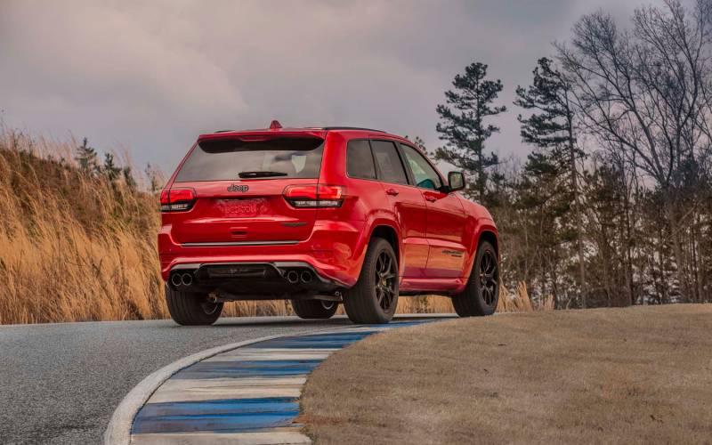 Comparison - Jeep Grand Cherokee Trackhawk Supercharged 2018 - vs ...