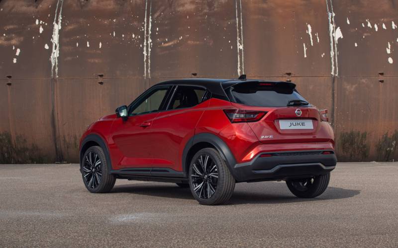 Comparison - Nissan Juke TEKNA 2020 - vs - Jeep Wrangler Rubicon 2020 ...