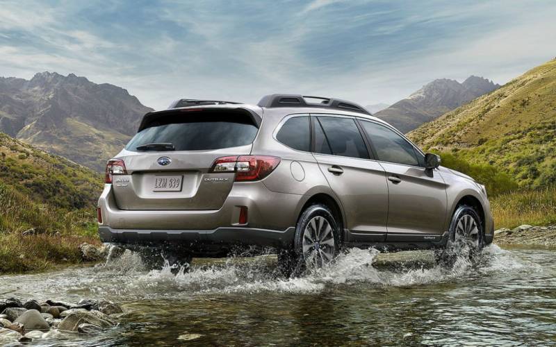 Comparison - Subaru Outback 2017 - vs - Volvo XC90 T6 R-Design 2017 ...