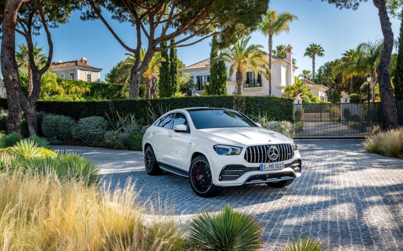 Comparison - BMW X6 M Competition 2020 - vs - Mercedes-Benz GLE-Class ...