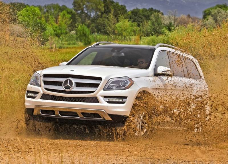 Comparison - Lexus GX 460 Luxury 2017 - vs - Mercedes-Benz GL-Class ...