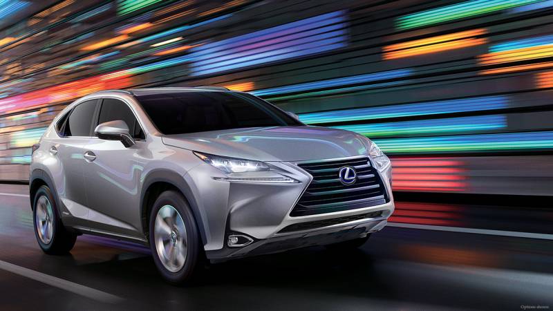 Comparison - Honda CR-V Touring 2017 - vs - Lexus NX 300h 2017 | SUV Drive