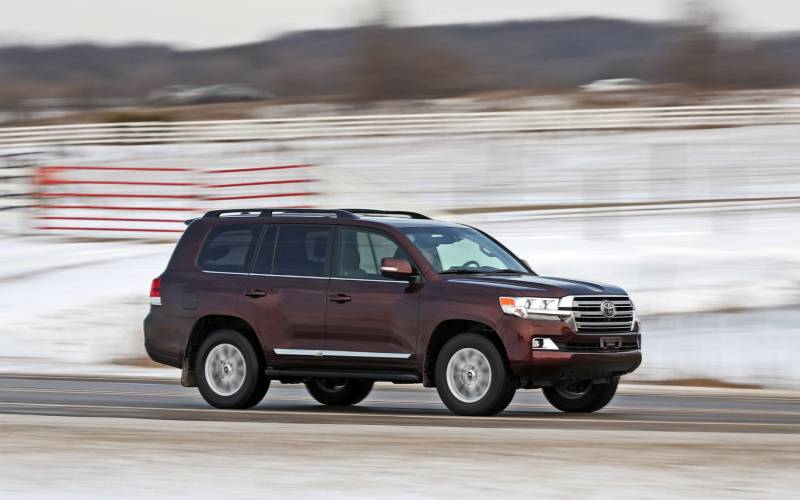 Comparison - Toyota 4Runner TRD OFF-Road 2018 - vs - Toyota Land ...