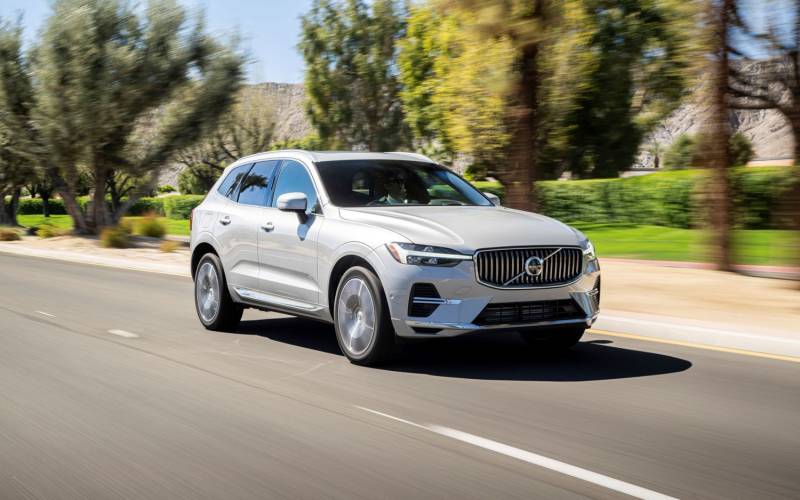 Comparison - Volvo XC60 Recharge T8 Inscription 2022 - vs - Lexus RX ...