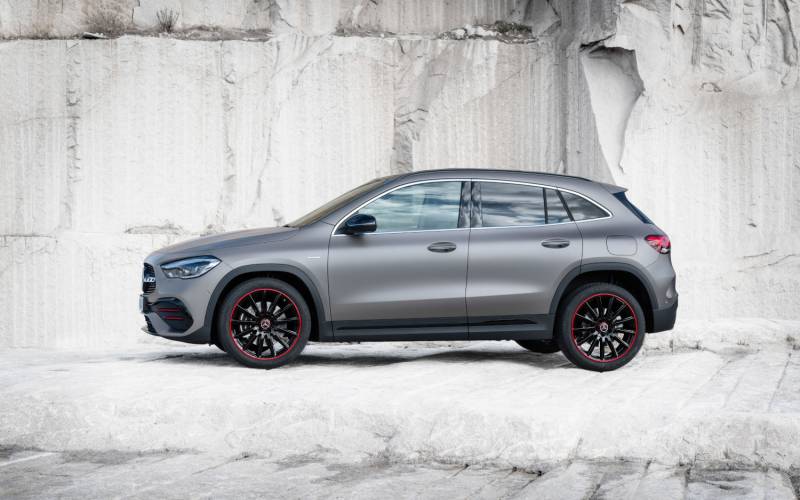 Comparison - Mercedes-Benz GLA 250 2021 - vs - Mercedes-Benz GLC-Class ...