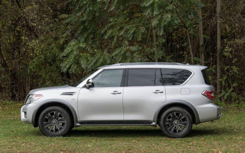 Comparison - Nissan Armada Platinum 2019 - vs - Jeep Grand Cherokee ...