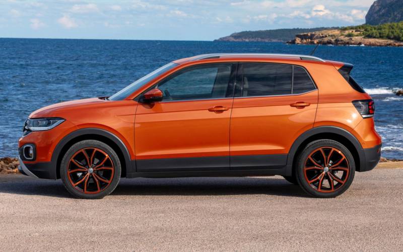 Comparison - Volkswagen T-Cross 2019 - vs - Volkswagen T-Roc SEL 2018 ...