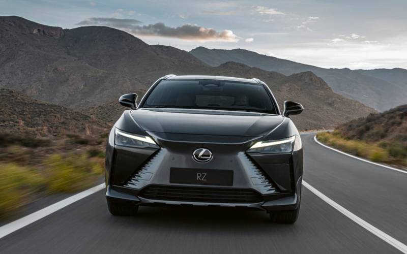 Comparison - Lexus RX 450hL Luxury 2019 - vs - Lexus RZ 450e 2023 | SUV ...