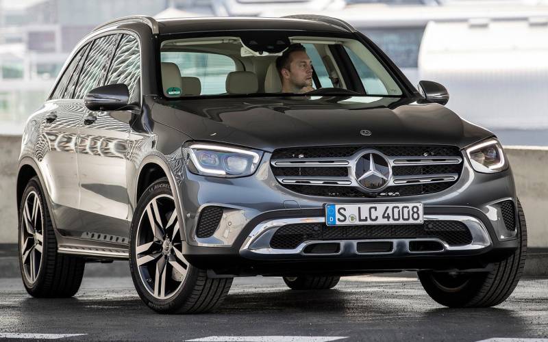 Comparison - Mercedes-Benz GLA 250 2021 - vs - Mercedes-Benz GLC-Class ...