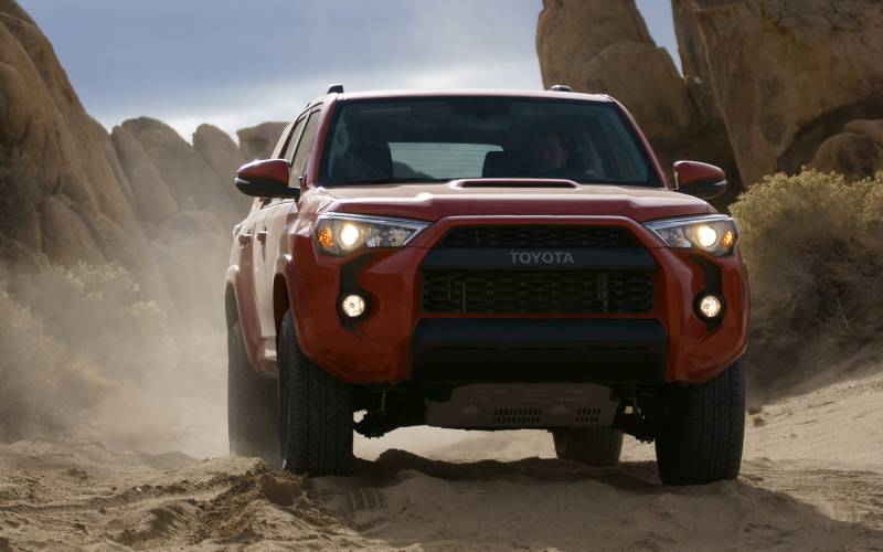 Comparison - Toyota 4Runner SRS 4x4 2015 - vs - Toyota Fortuner 4x4 GX ...