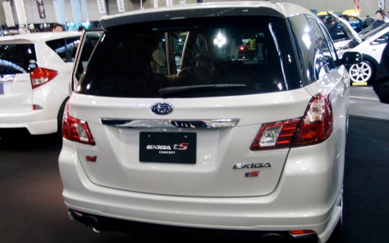 Subaru Exiga Crossover 7 turbo 2017 | SUV Drive