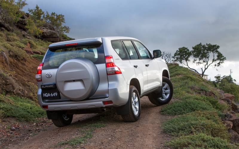 Comparison - Lexus GX 460 Luxury 2015 - vs - Toyota Land Cruiser Prado ...